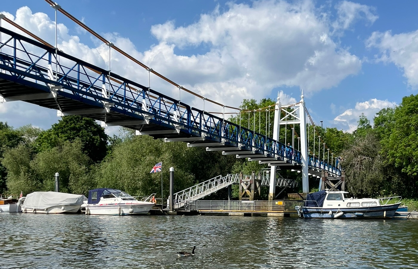 Walk along the Thames from Richmond to Teddington – London Park to Park